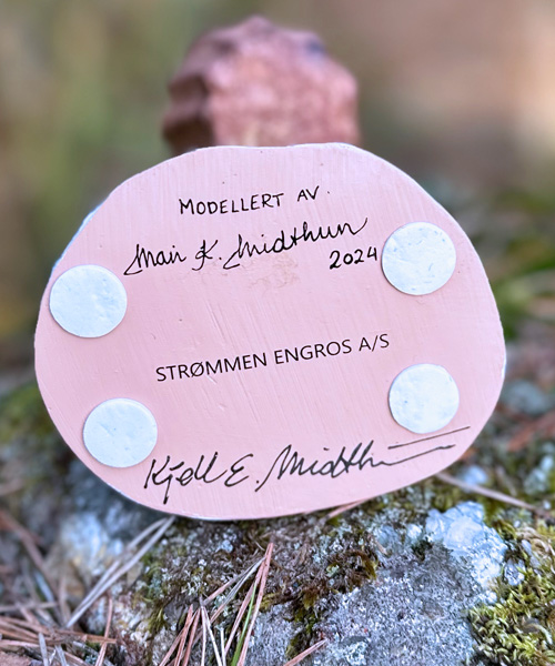 Midthun-nisse med stav - Strømmen Husflid AS